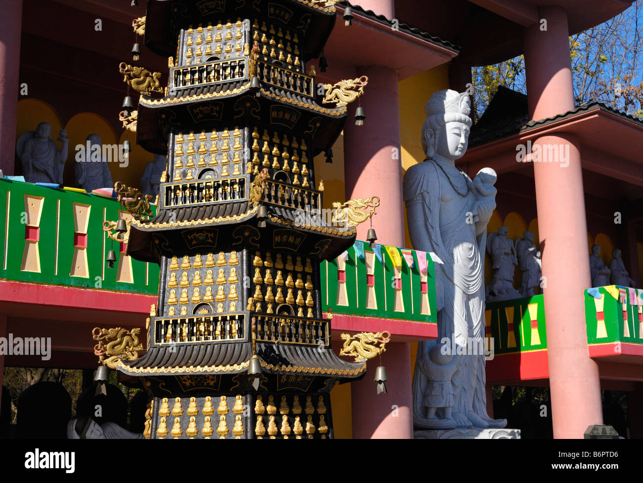 Cham Shan Buddhist Temple, The Ten Thousand Buddha Temple of Peace ...