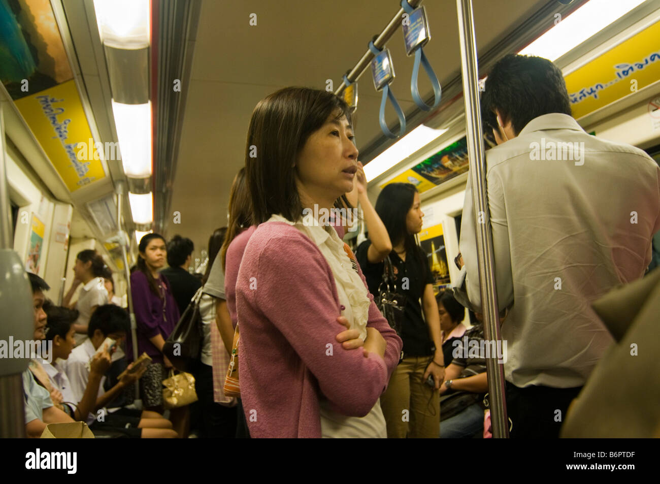 Bangkok mrt train hi-res stock photography and images - Alamy