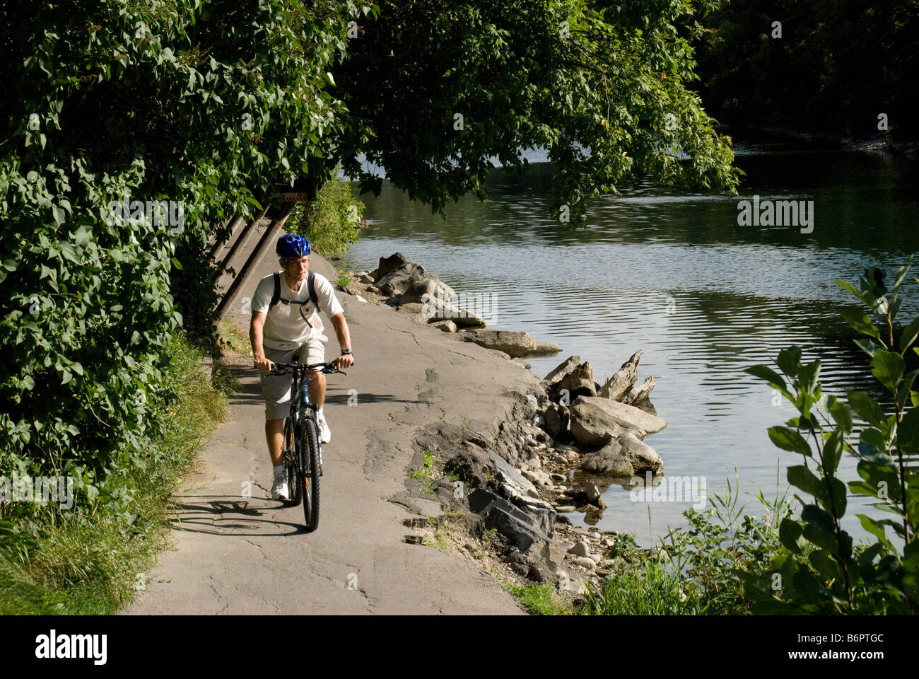 Calgary bike path hi-res stock photography and images - Alamy