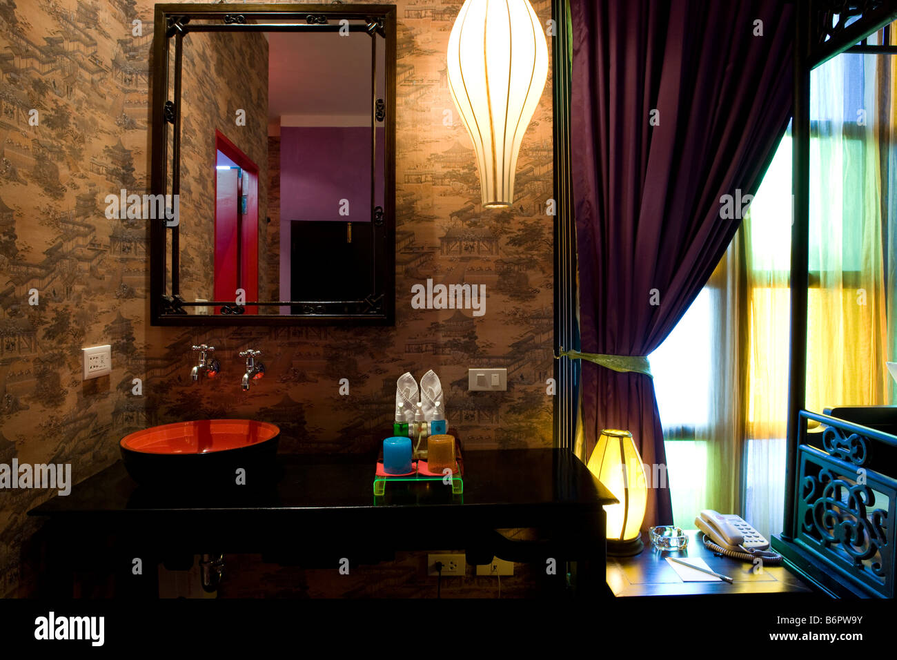 Hotel Shanghai inn Stock Photo - Alamy