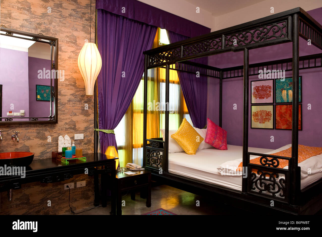 Hotel Shanghai inn Stock Photo - Alamy