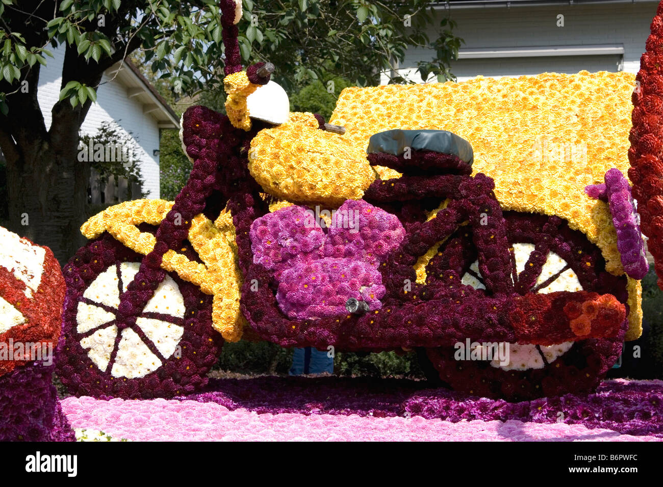 Motor bike flower sculpture at Flower Float Parade in Leersum, Holland ...