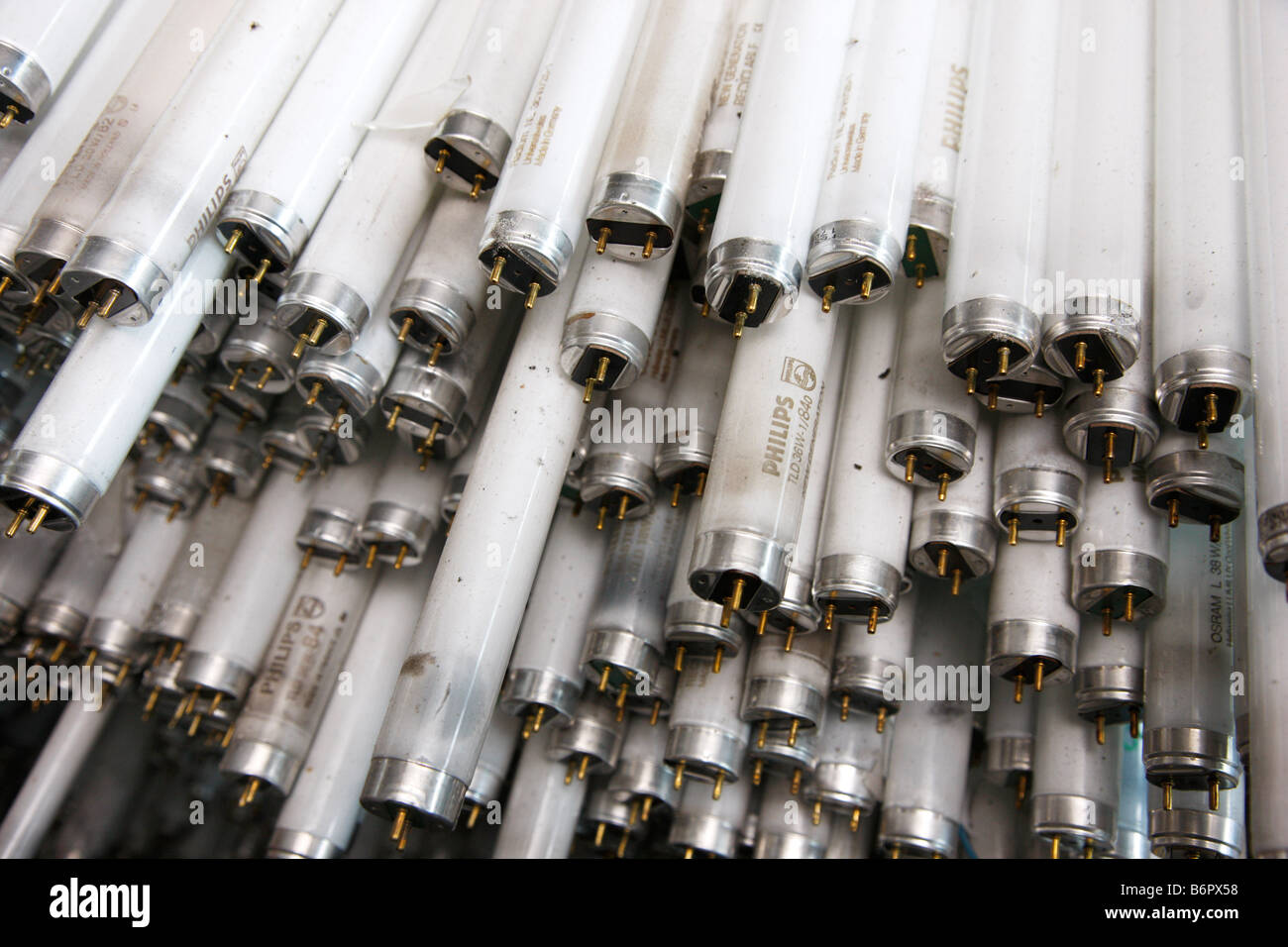 Electronic scrap, old used light bulbs for recycling Stock Photo - Alamy