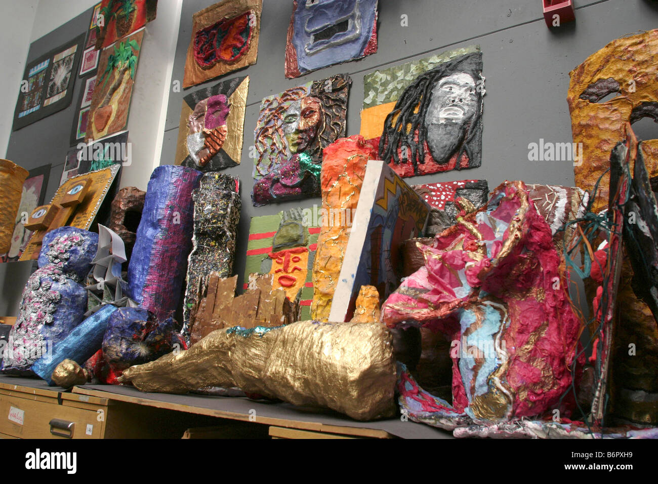 Sixth form art hi-res stock photography and images - Alamy