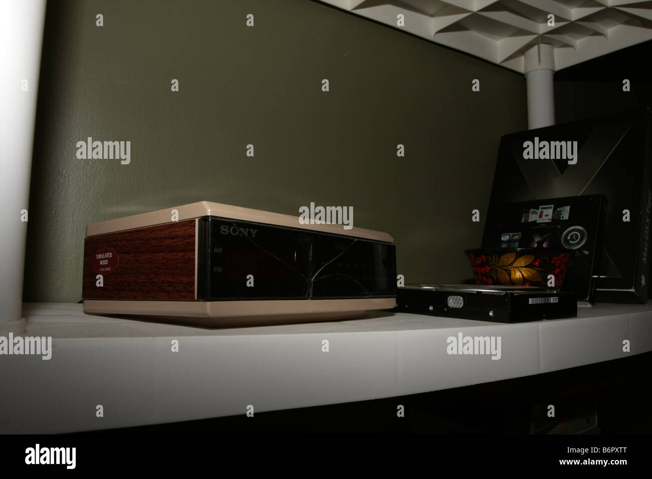 Broken Radio High Resolution Stock Photography and Images - Alamy