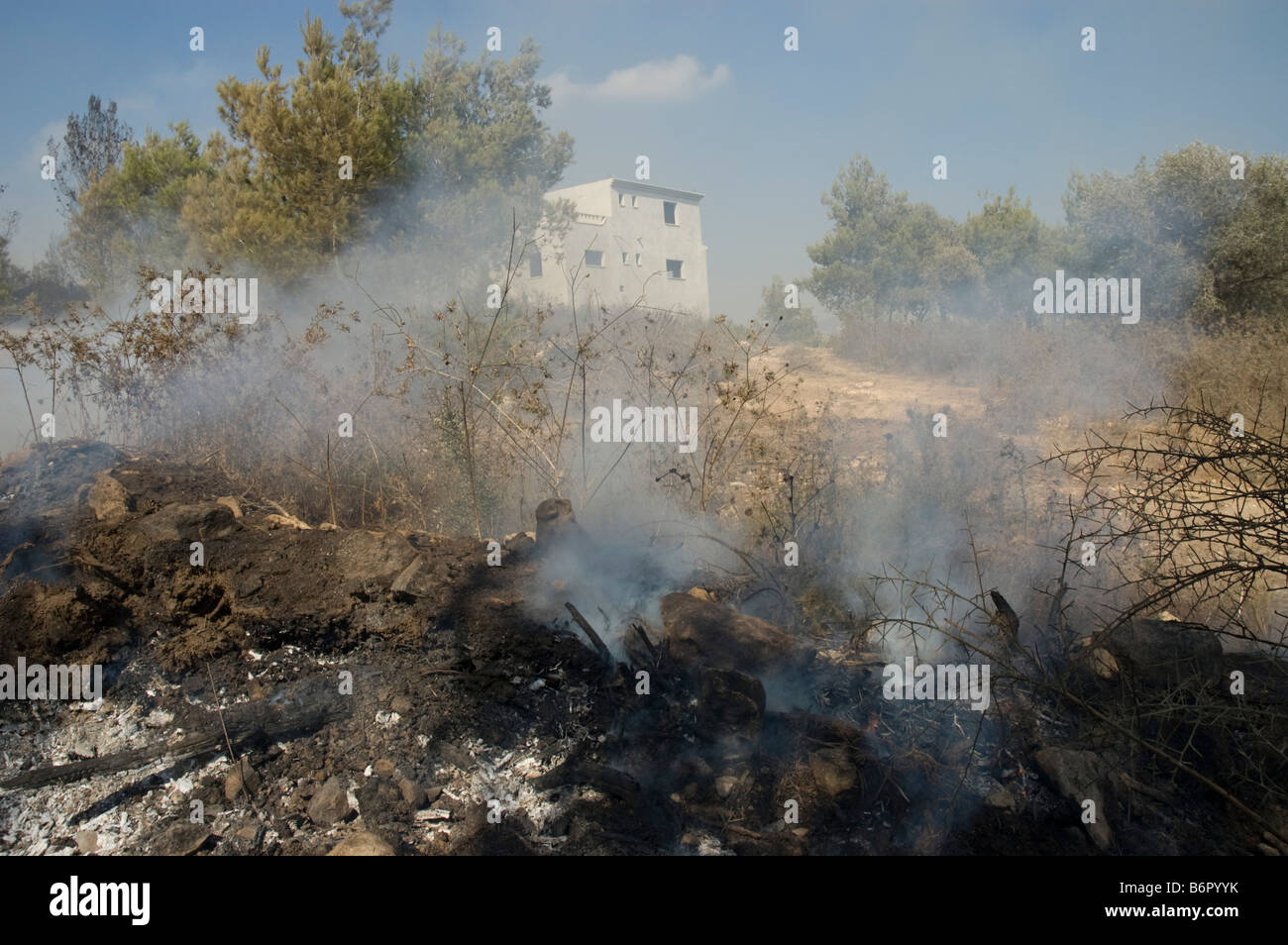 Firefighters near residential building hi-res stock photography and ...