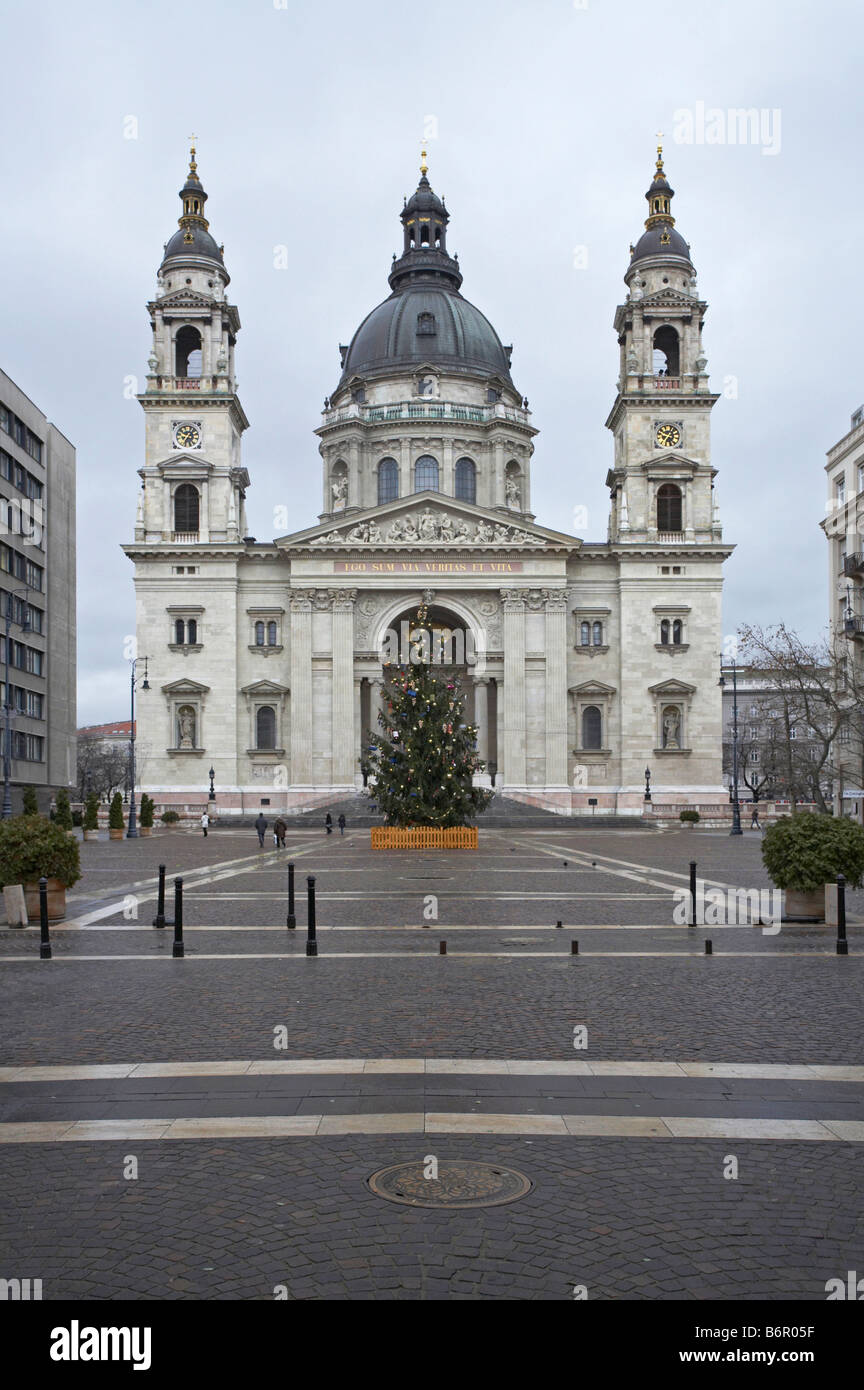 Budapest st stephens basilica hi-res stock photography and images - Alamy