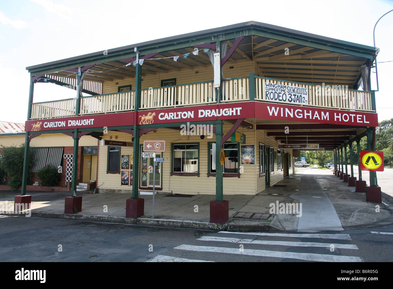 Old hotel in Wingham NSW Australia Stock Photo - Alamy