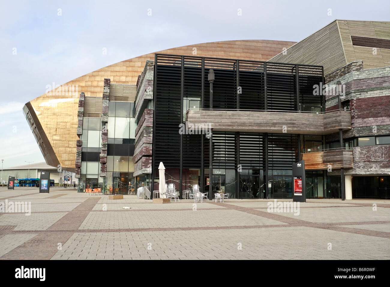 Cardiff bay events hi-res stock photography and images - Alamy
