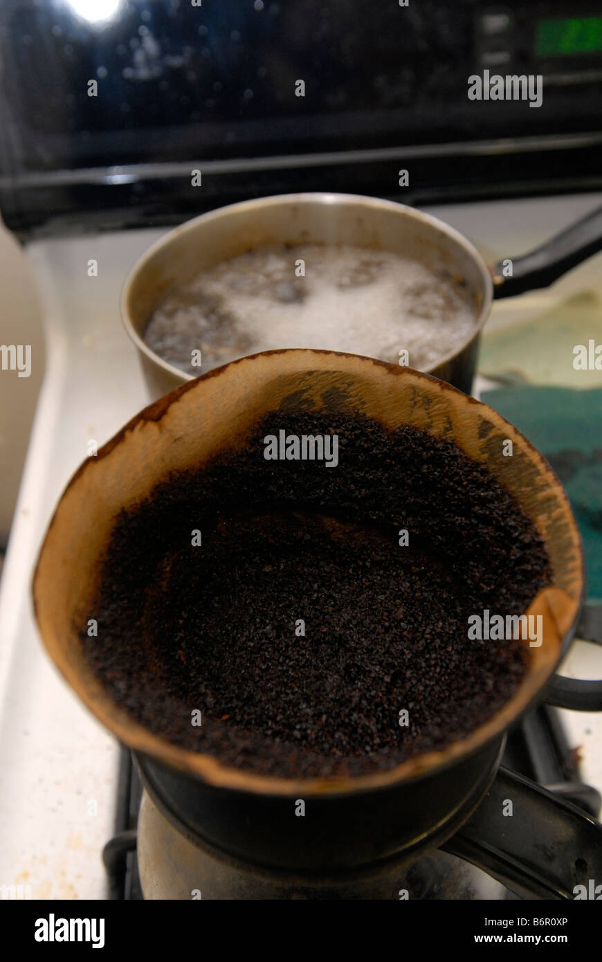Coffee grounds filter paper hi-res stock photography and images - Alamy