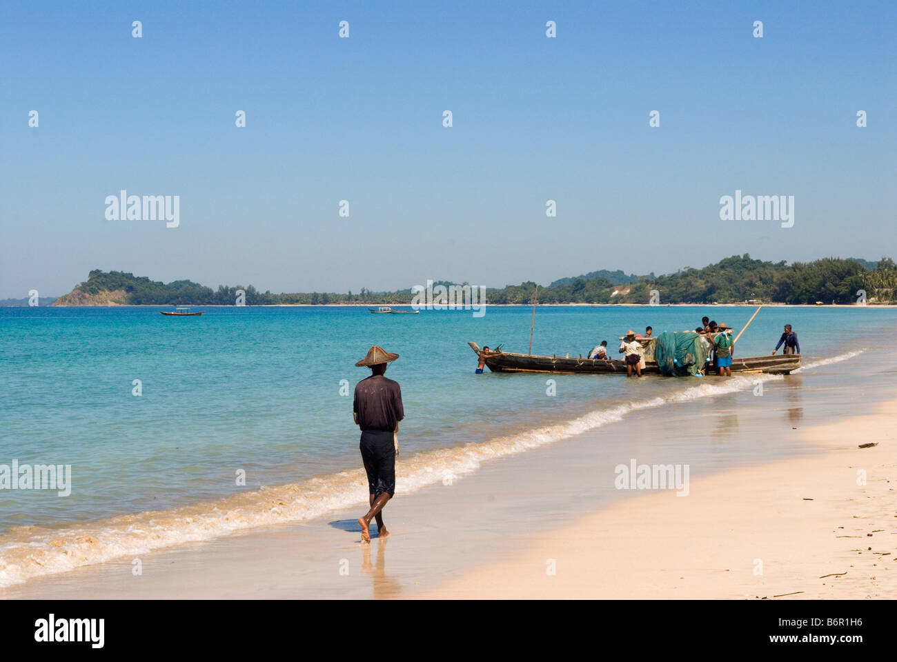 Ngapali beach Myanmar Burma Fishermen Ngapali beach near Thandwe ...