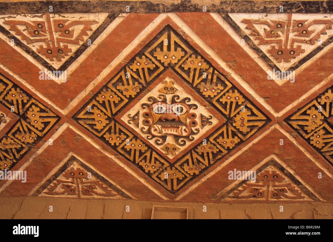 Frieze of Moche god Ai Apaec or " The Decapitator ", Huaca de la Luna ...