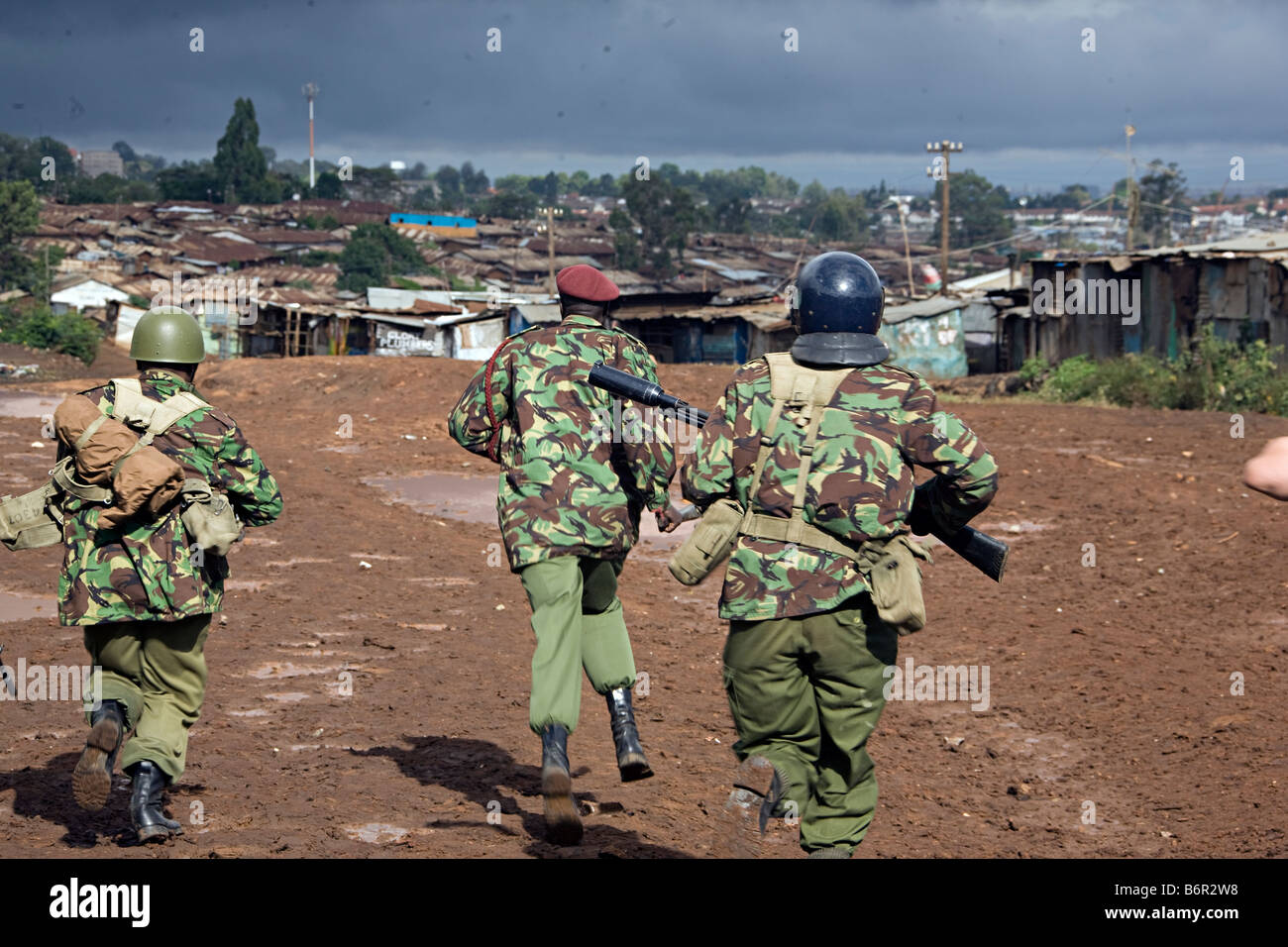 Kenyan army hi-res stock photography and images - Alamy