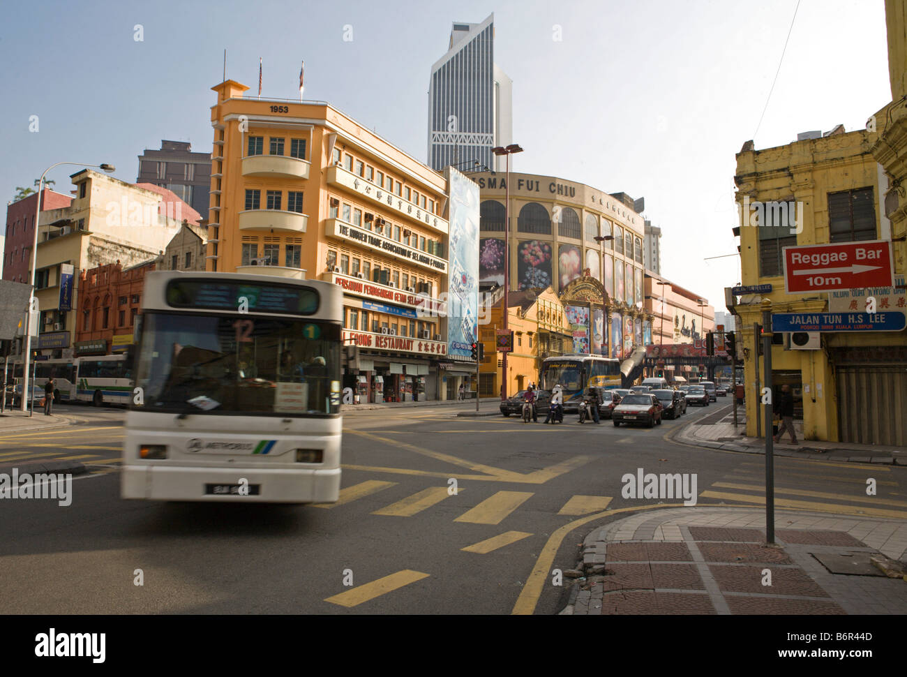 Streets of Petaling Street, Kuala Lumpur, Malaysia Stock Photo - Alamy