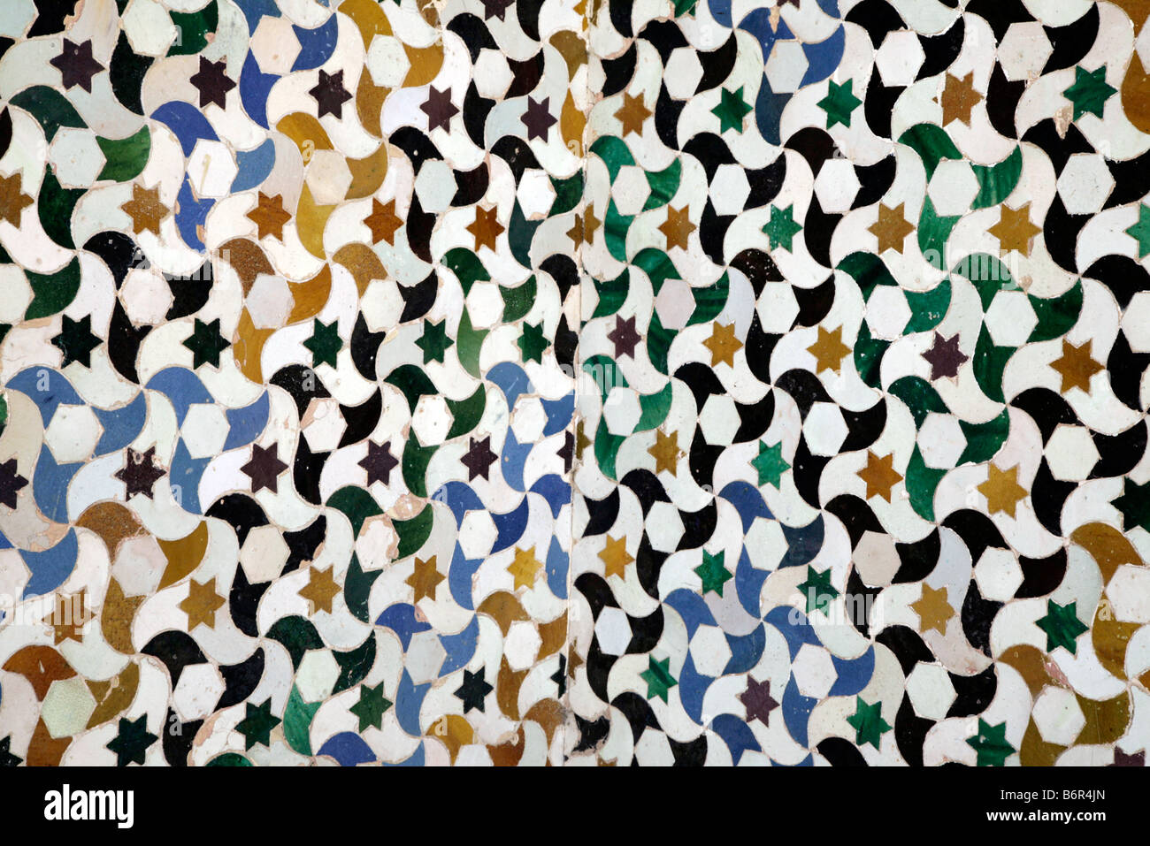 Geometric pattern wall alhambra hi-res stock photography and images - Alamy