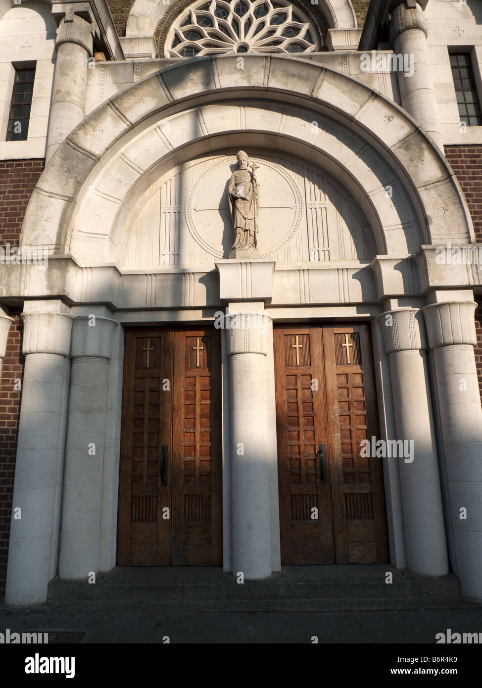 Facade of church in Tooting, south London Stock Photo - Alamy