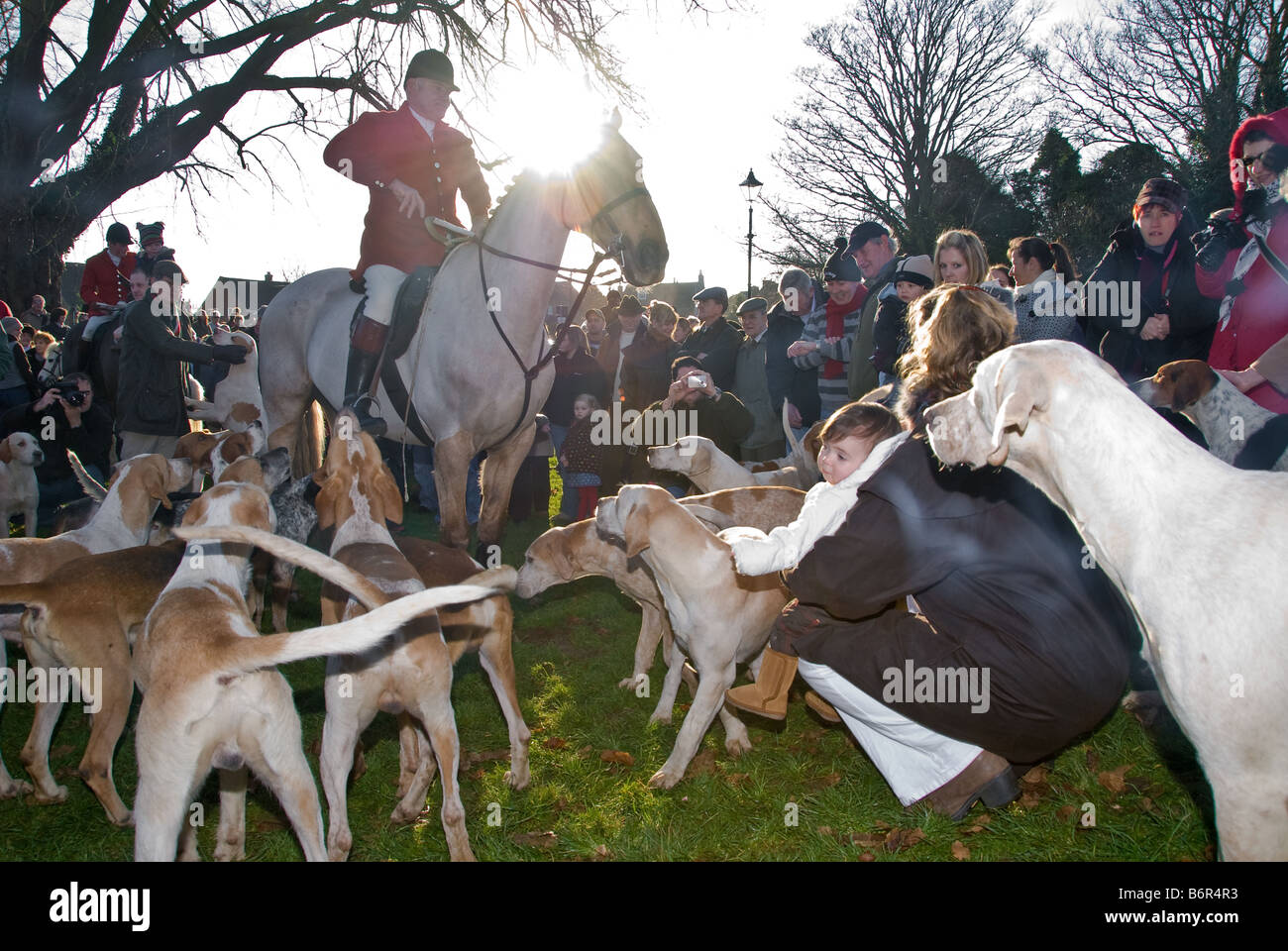 The Cottesmore Hunt meet in Oakham on Boxing Day 2008 Stock Photo - Alamy