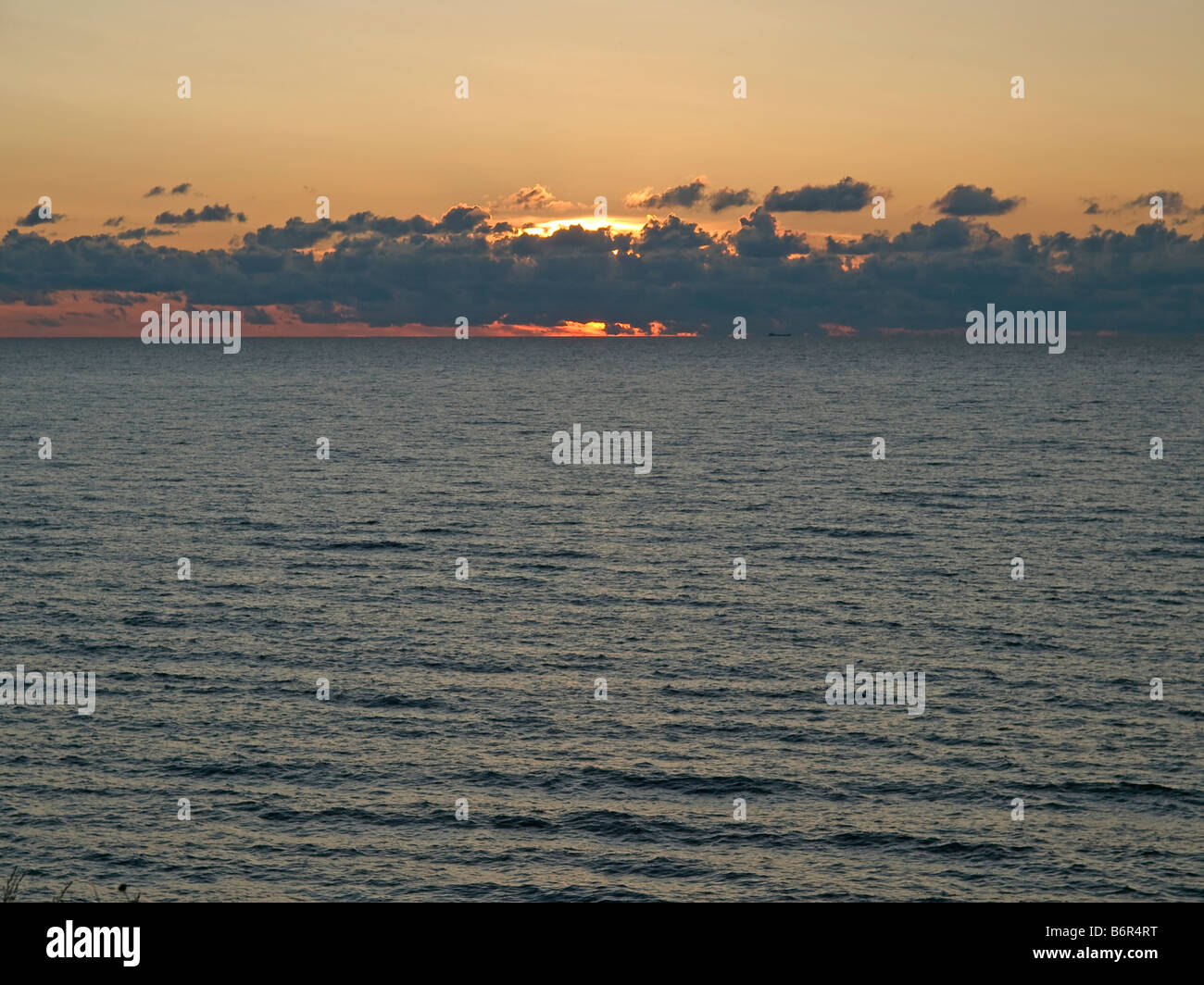 Sunset atmosphere horizon hi-res stock photography and images - Alamy