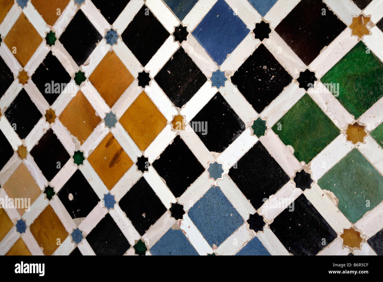 Geometric pattern wall alhambra hi-res stock photography and images - Alamy