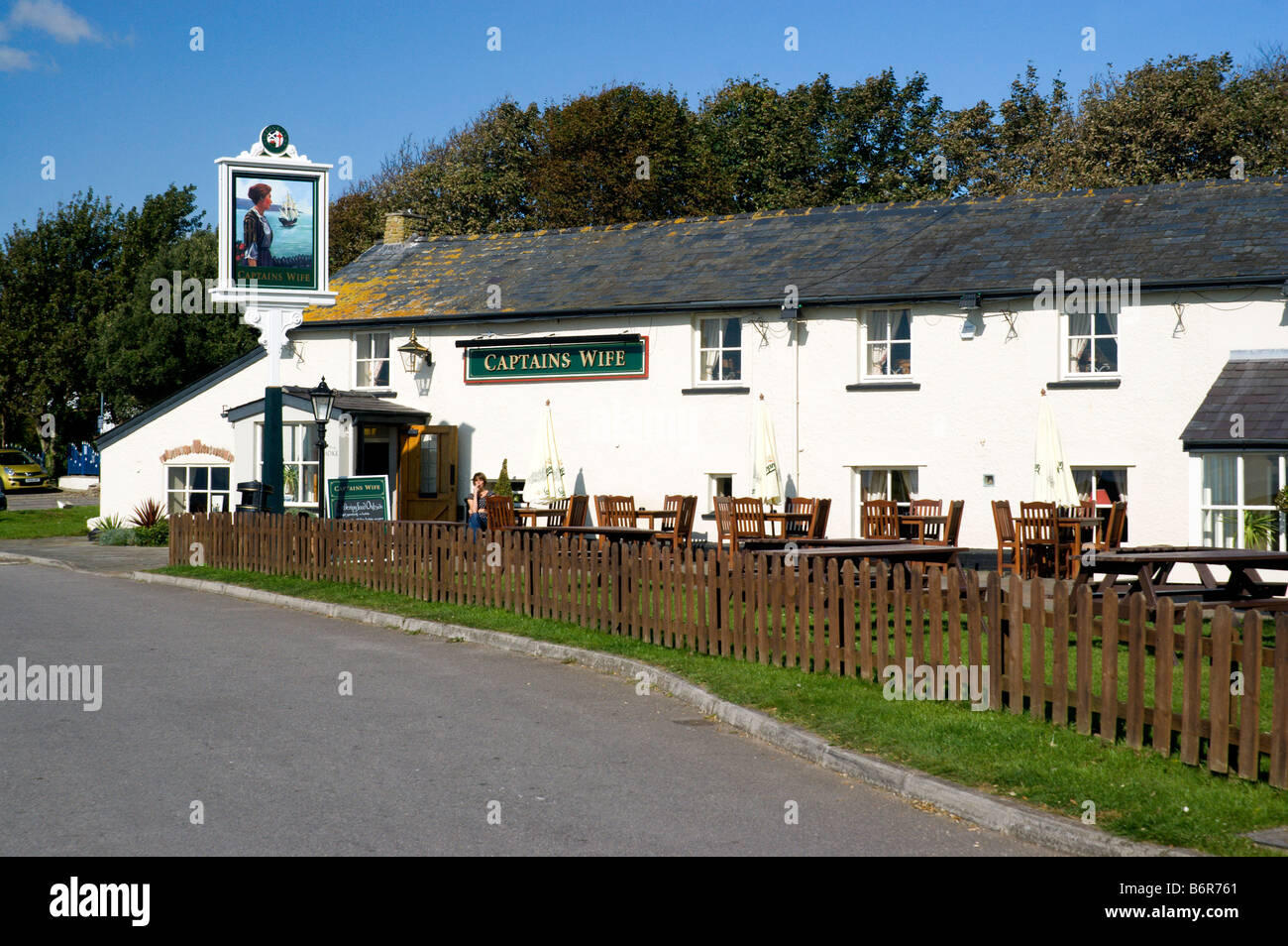 Captains wife public house sully hi-res stock photography and images ...
