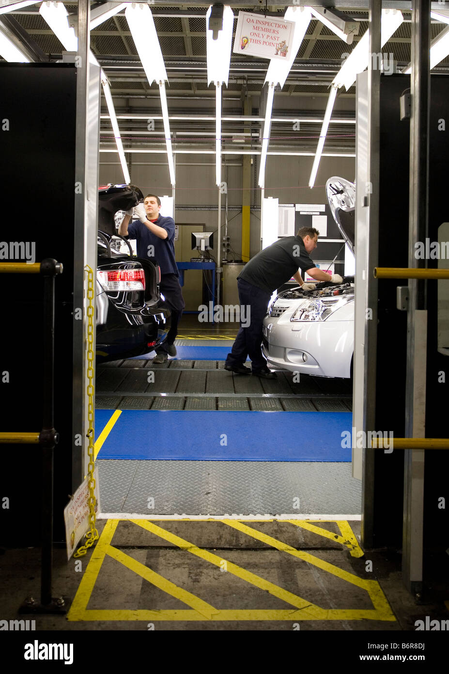 Toyota final assembly production line hi-res stock photography and ...