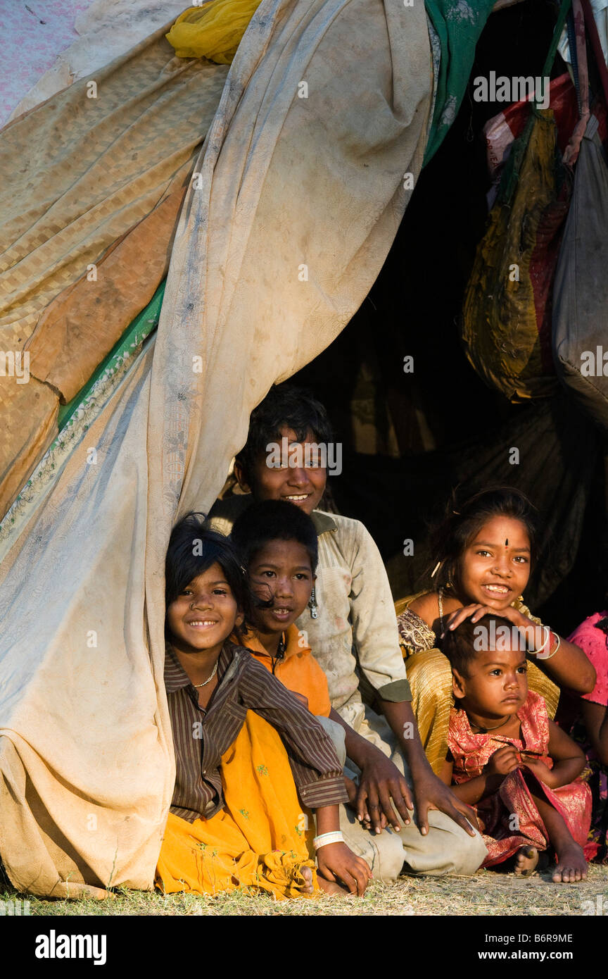 Children in rags hi-res stock photography and images - Alamy