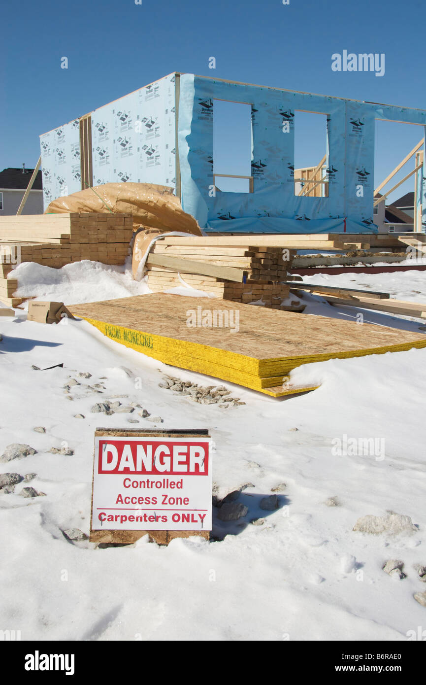 Frame house under construction Stock Photo - Alamy