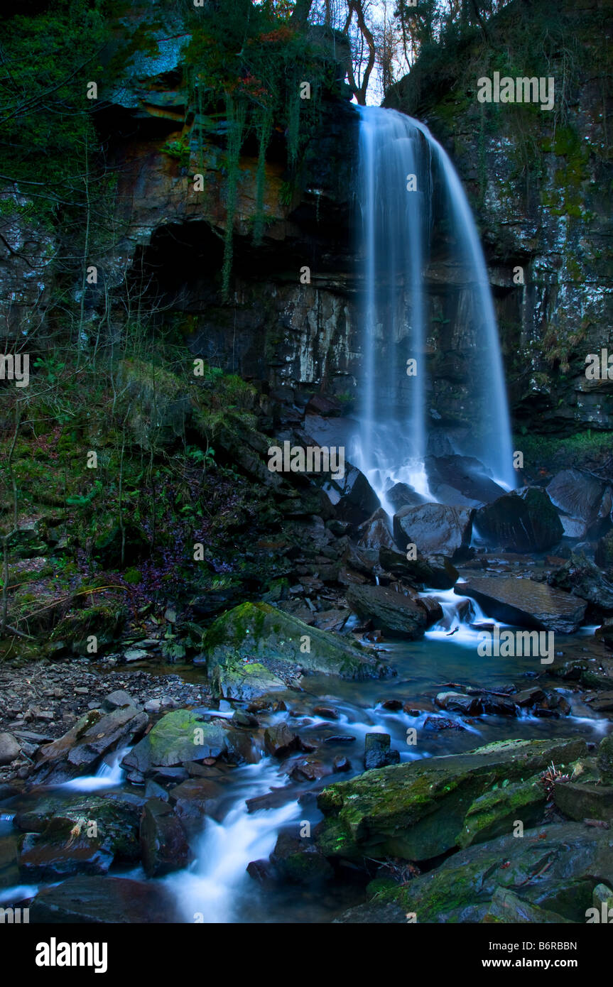 Waterfall river rocks hi-res stock photography and images - Alamy