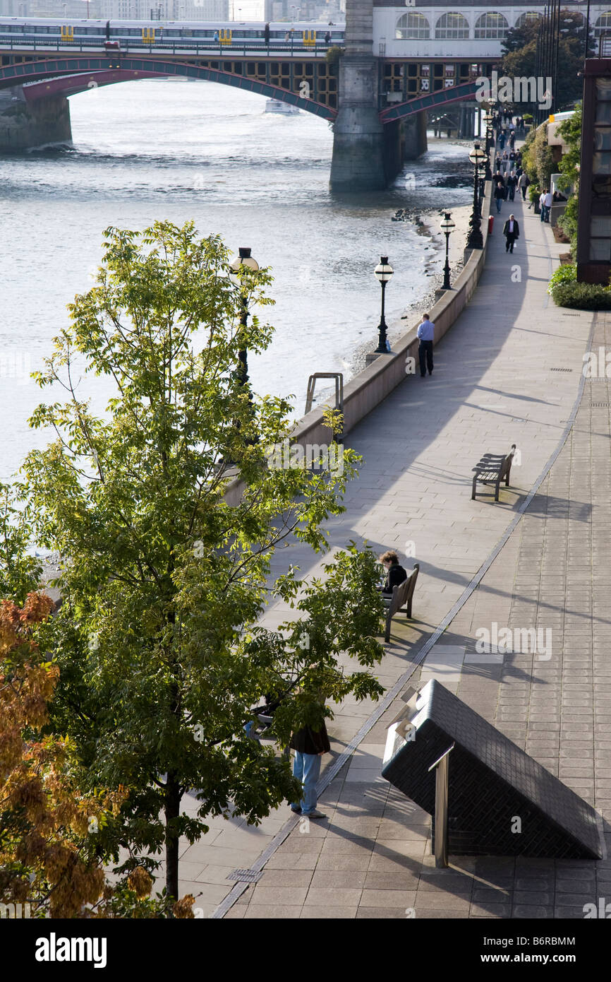 Embankment pavement river hi-res stock photography and images - Alamy
