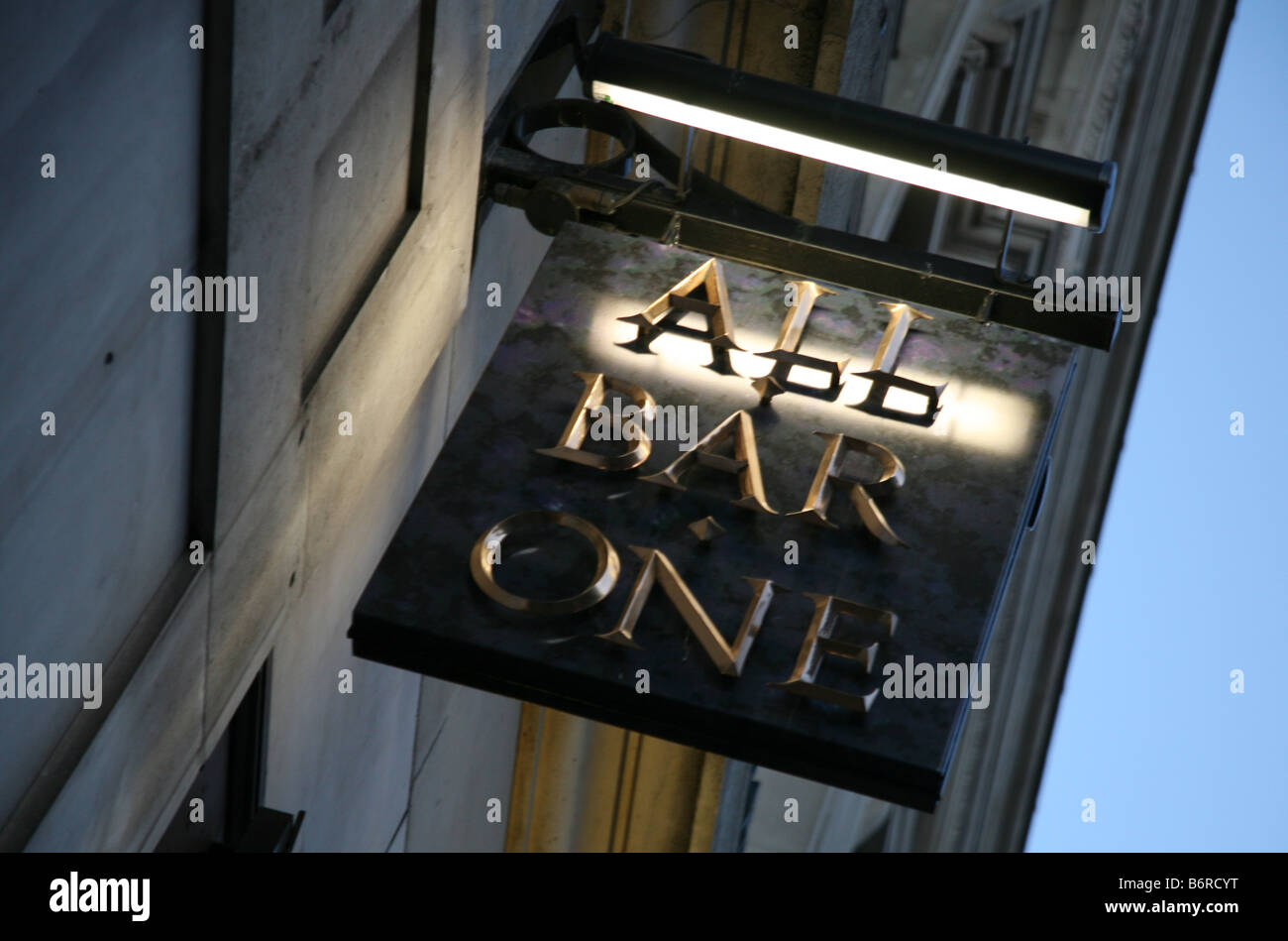 Pub chain hi-res stock photography and images - Alamy