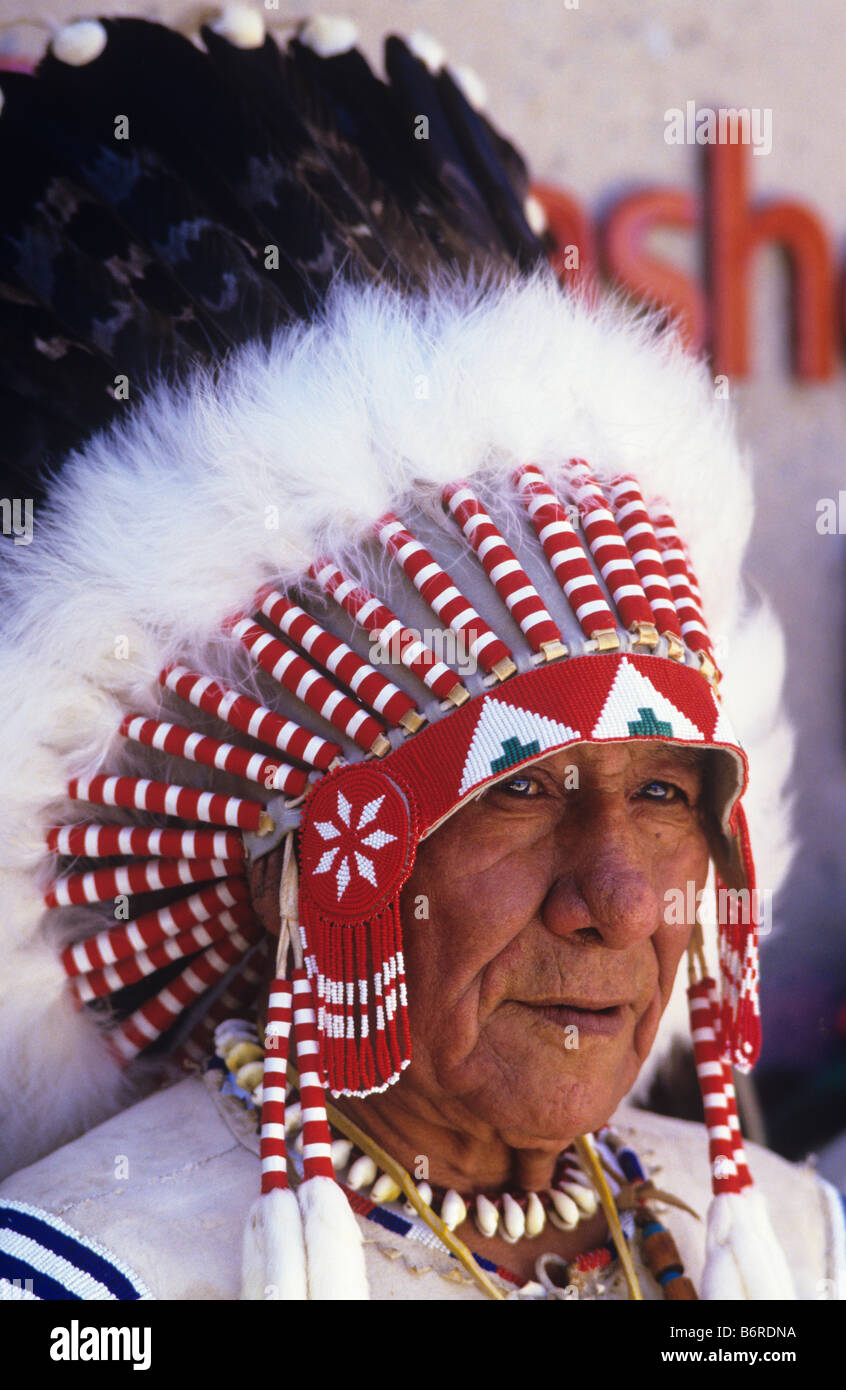Red Indian Tribe High Resolution Stock Photography and Images - Alamy