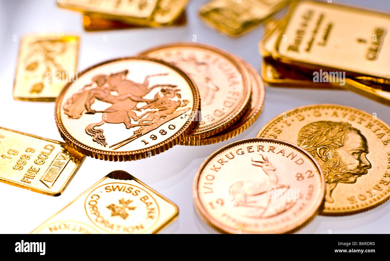 Gold sovereigns coins ingots hi-res stock photography and images - Alamy