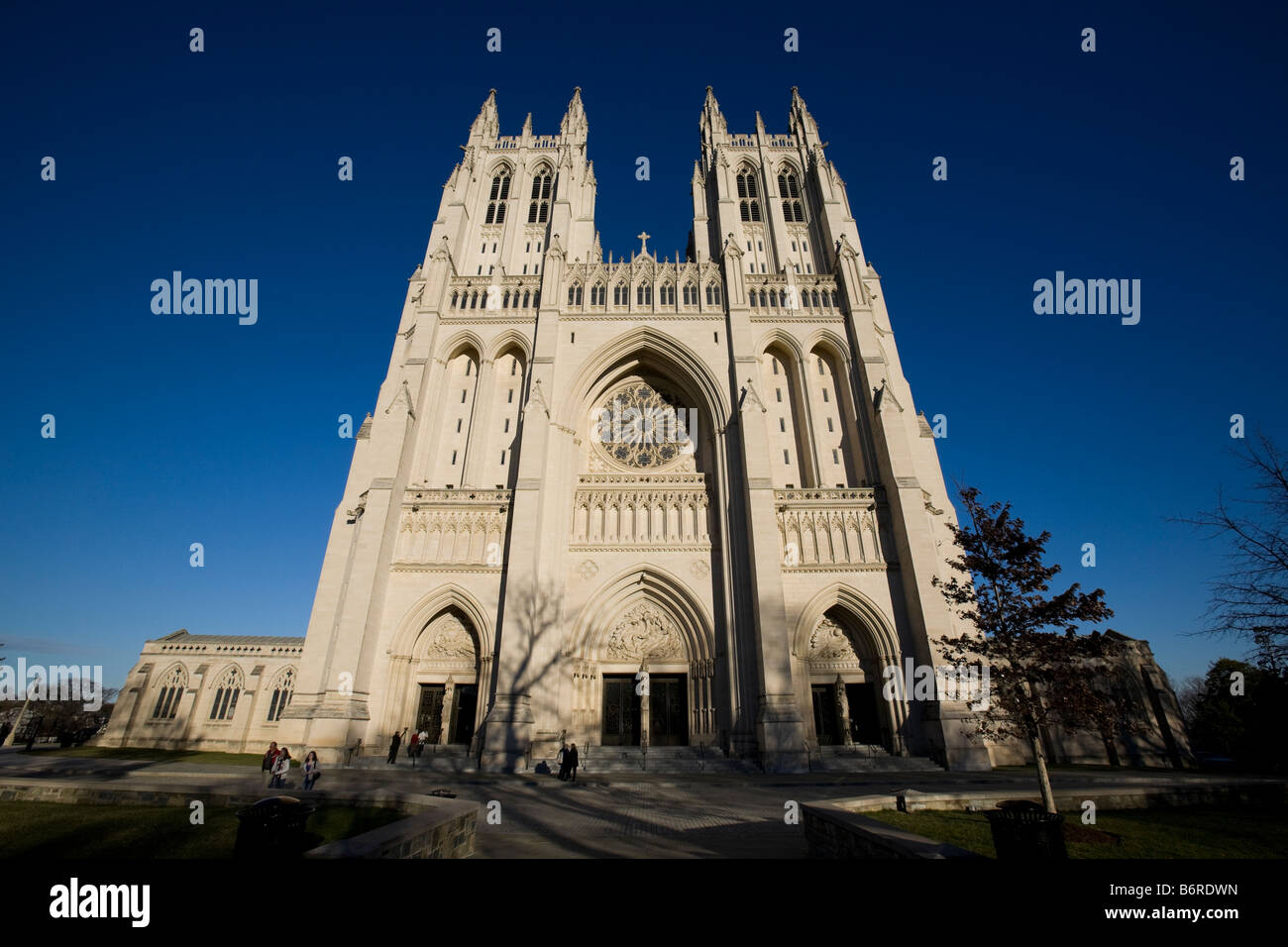 Washington national cathedral washington d c hi-res stock photography ...