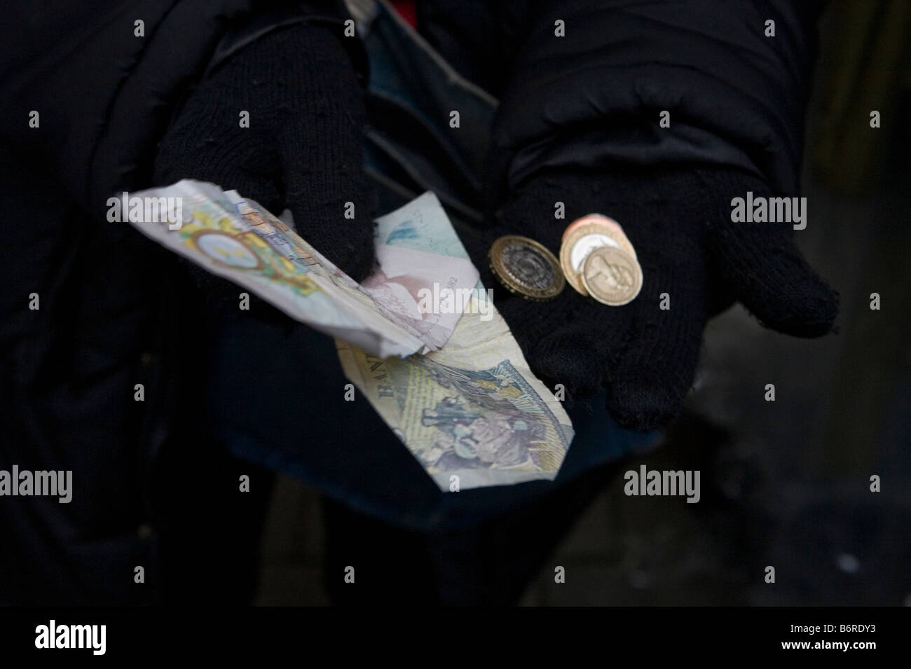 £5 notes hi-res stock photography and images - Alamy