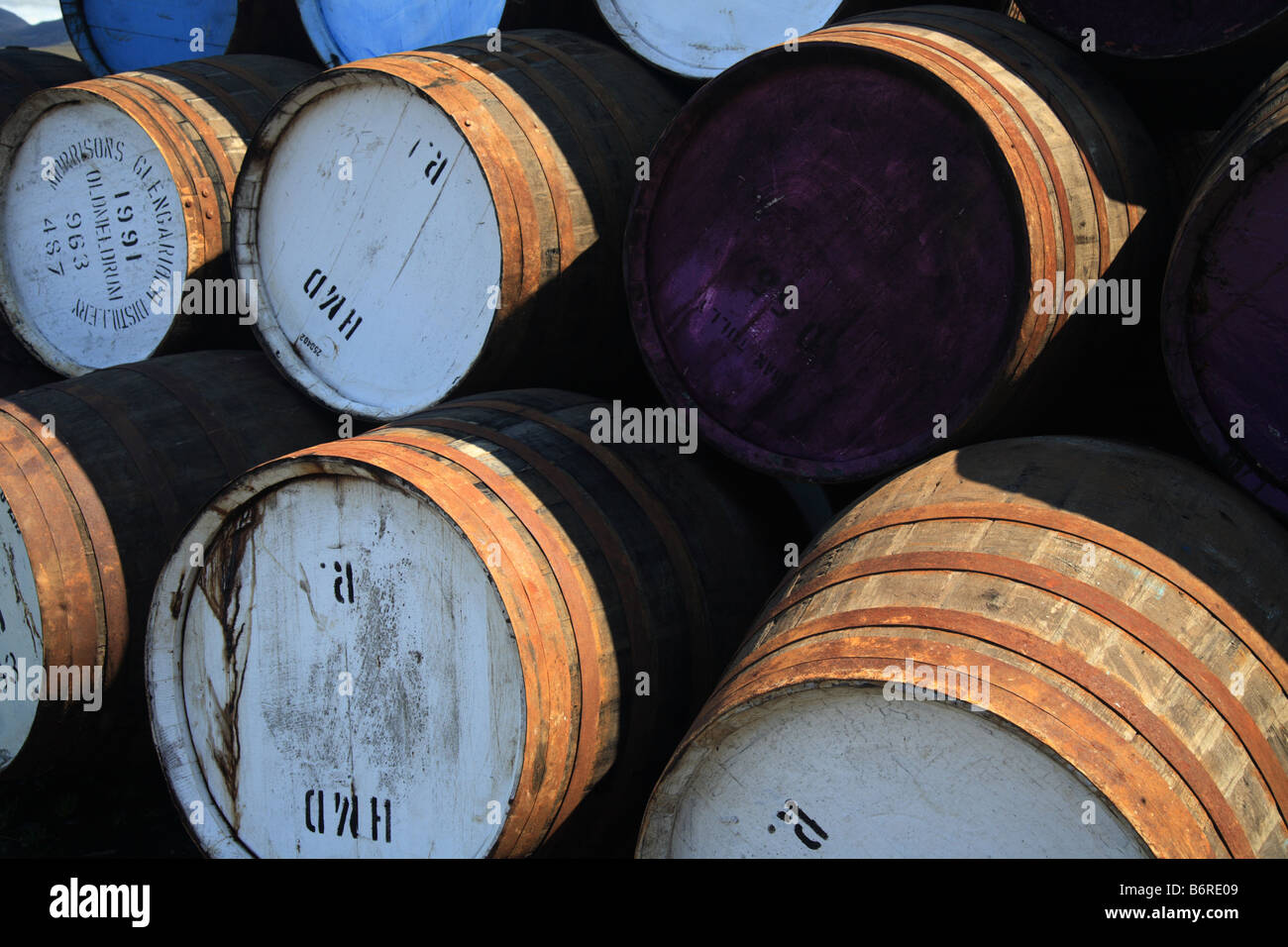 Islay whisky distillery hi-res stock photography and images - Alamy