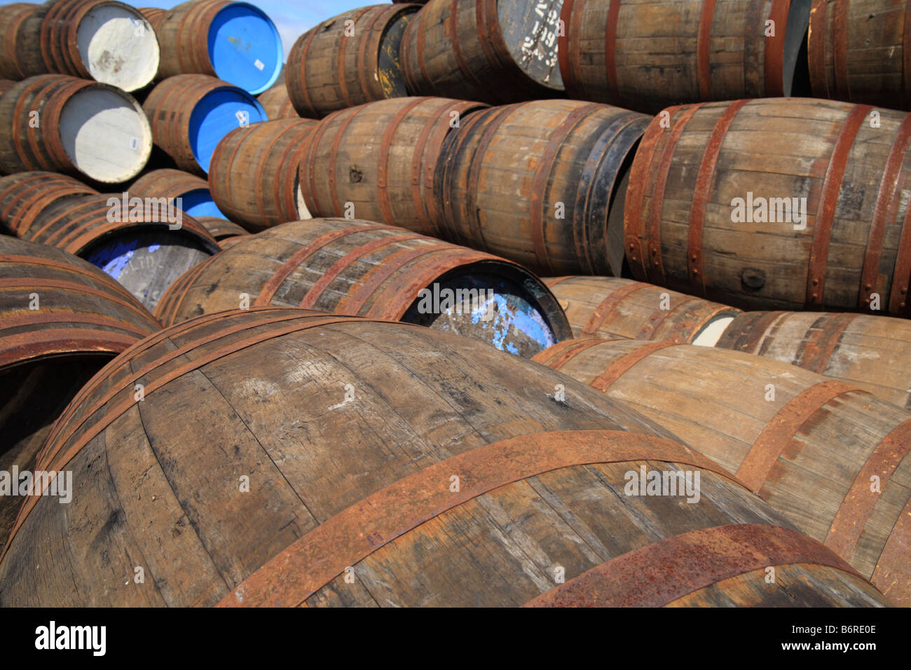 Islay whisky distillery hi-res stock photography and images - Alamy