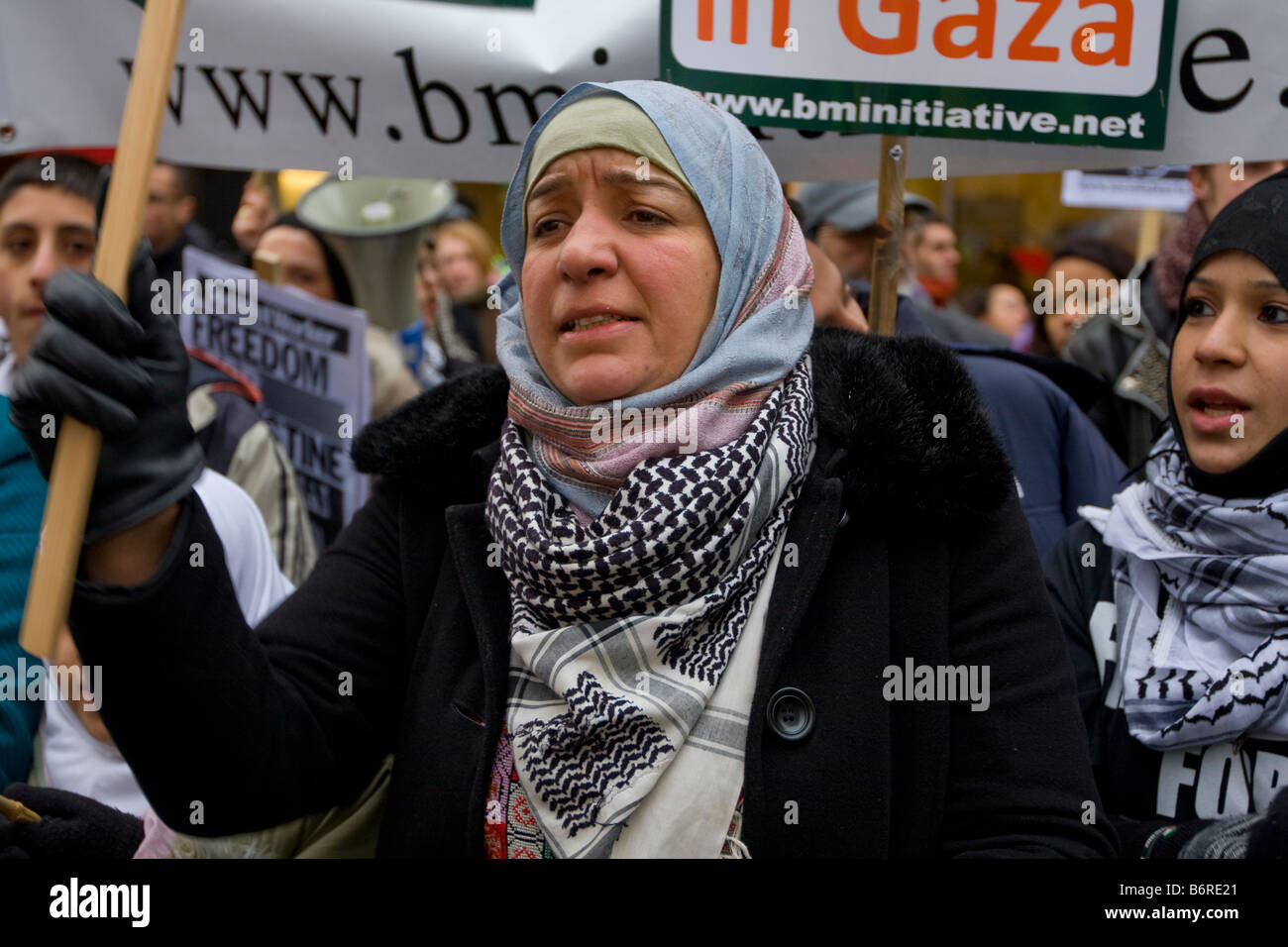 Demonstration outside Israeli Embassy, London. 31 December 2008 Stock ...
