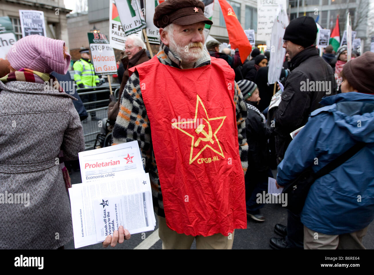 Demonstration outside Israeli Embassy, London. 31 December 2008 Stock ...