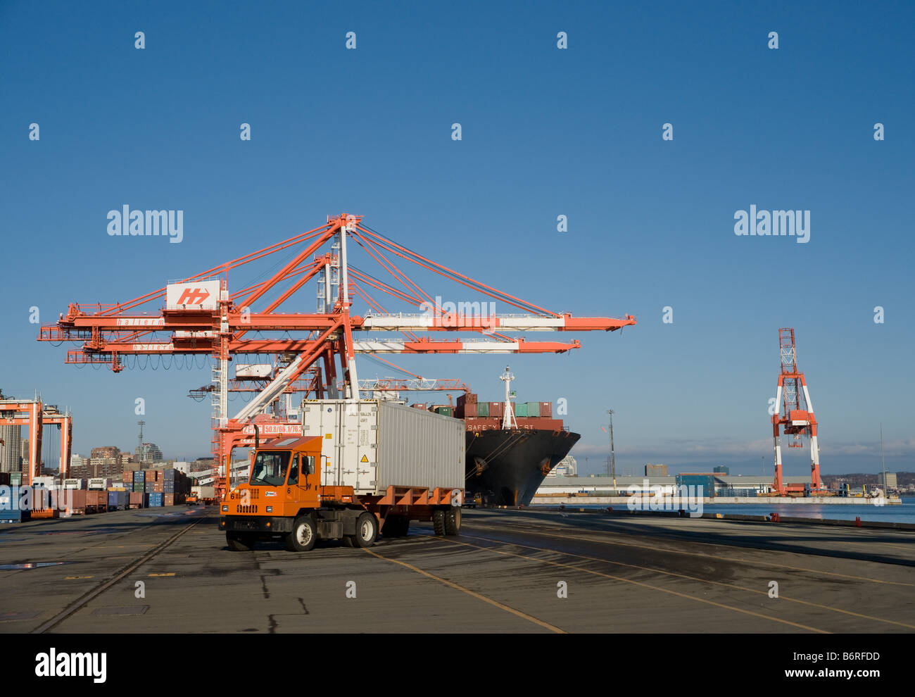 Halterm container terminal hi-res stock photography and images - Alamy