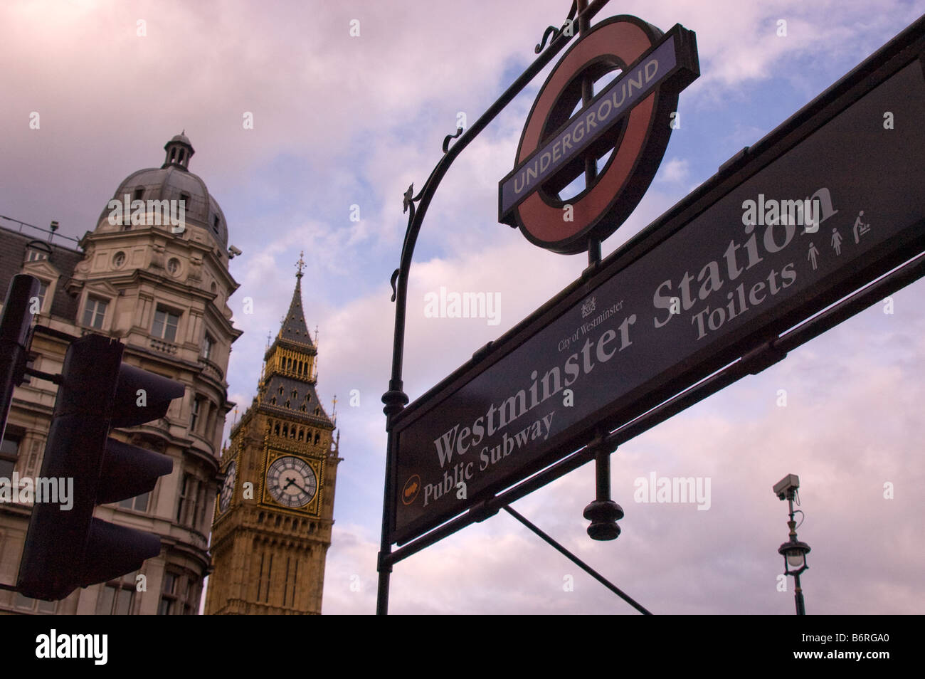 Westminster Tube sign with Big Ben Stock Photo - Alamy