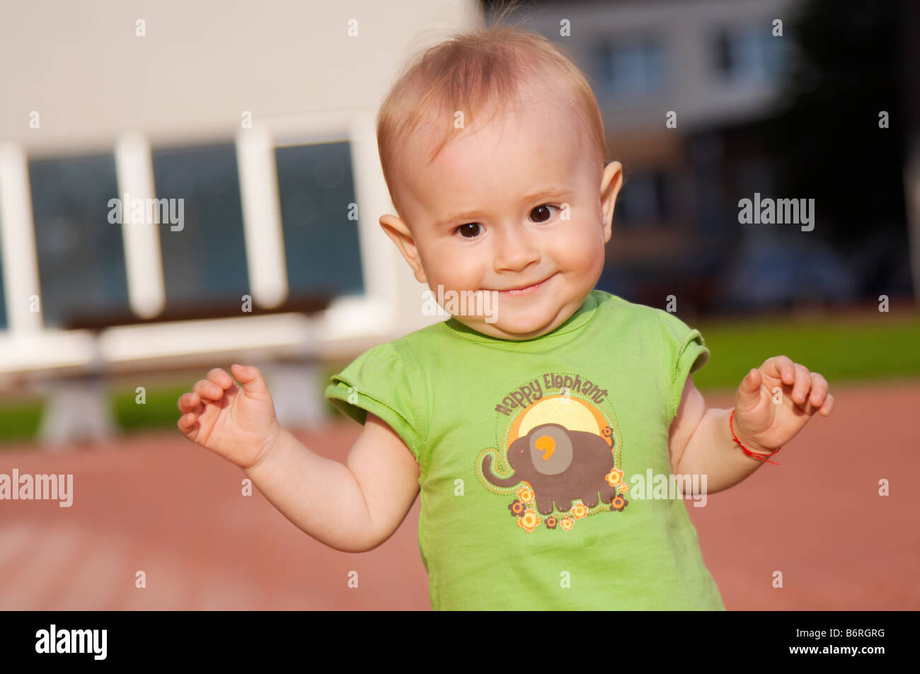 Smiling babies hi-res stock photography and images - Alamy