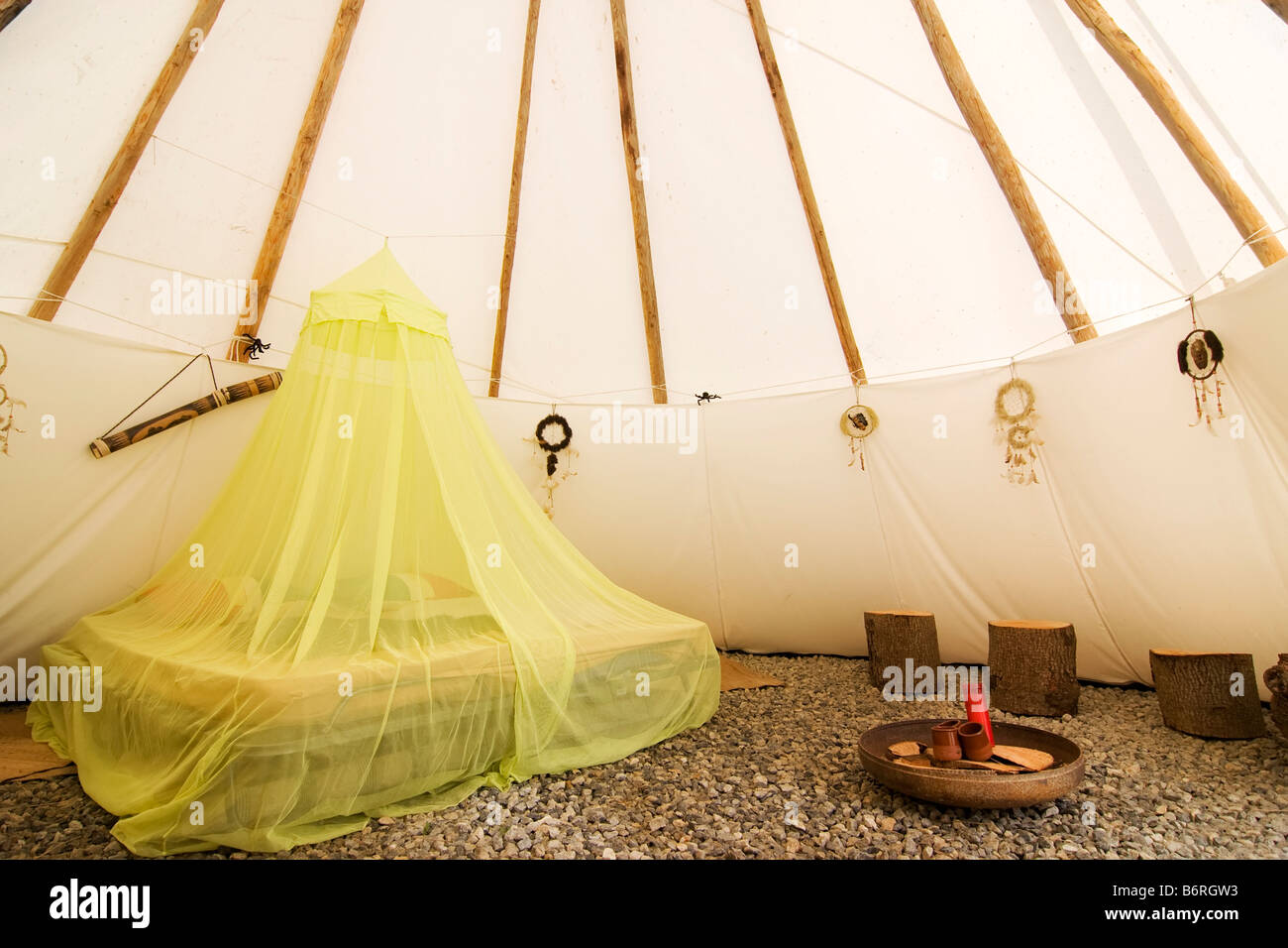 Native american teepee interior hi-res stock photography and images - Alamy