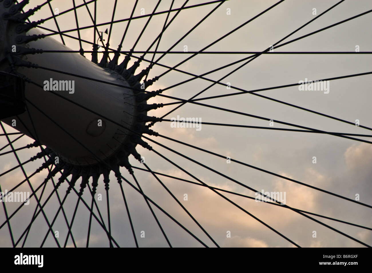 London eye spokes hi-res stock photography and images - Alamy
