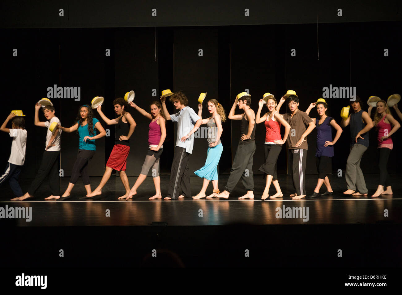 The chorus line hi-res stock photography and images - Alamy