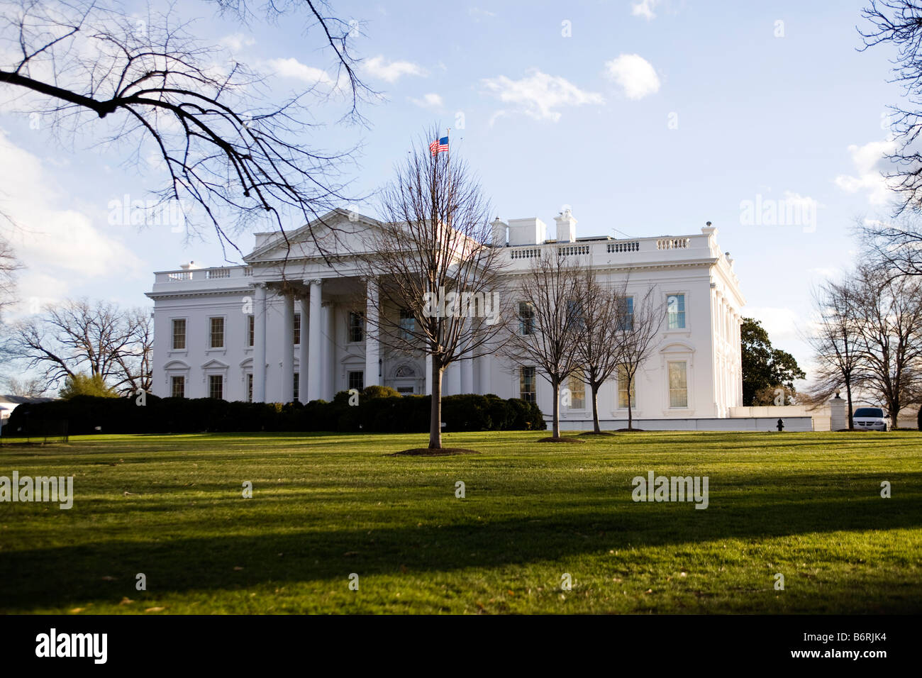 White house north portico hi-res stock photography and images - Alamy