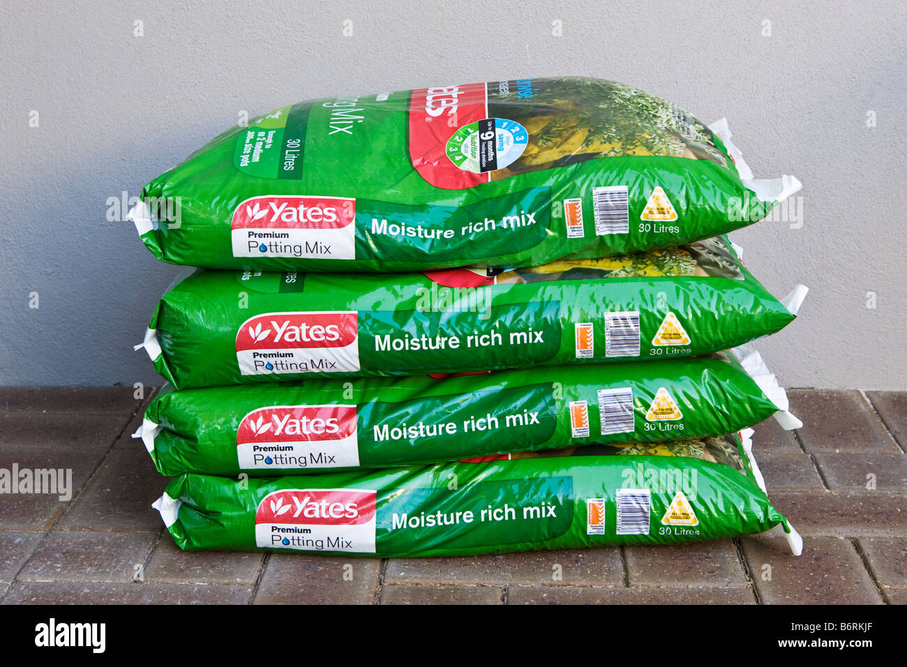 Bags of potting mix hi-res stock photography and images - Alamy