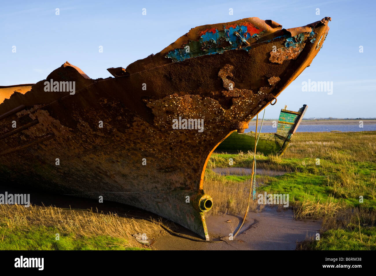 Wrecked boats hi-res stock photography and images - Alamy