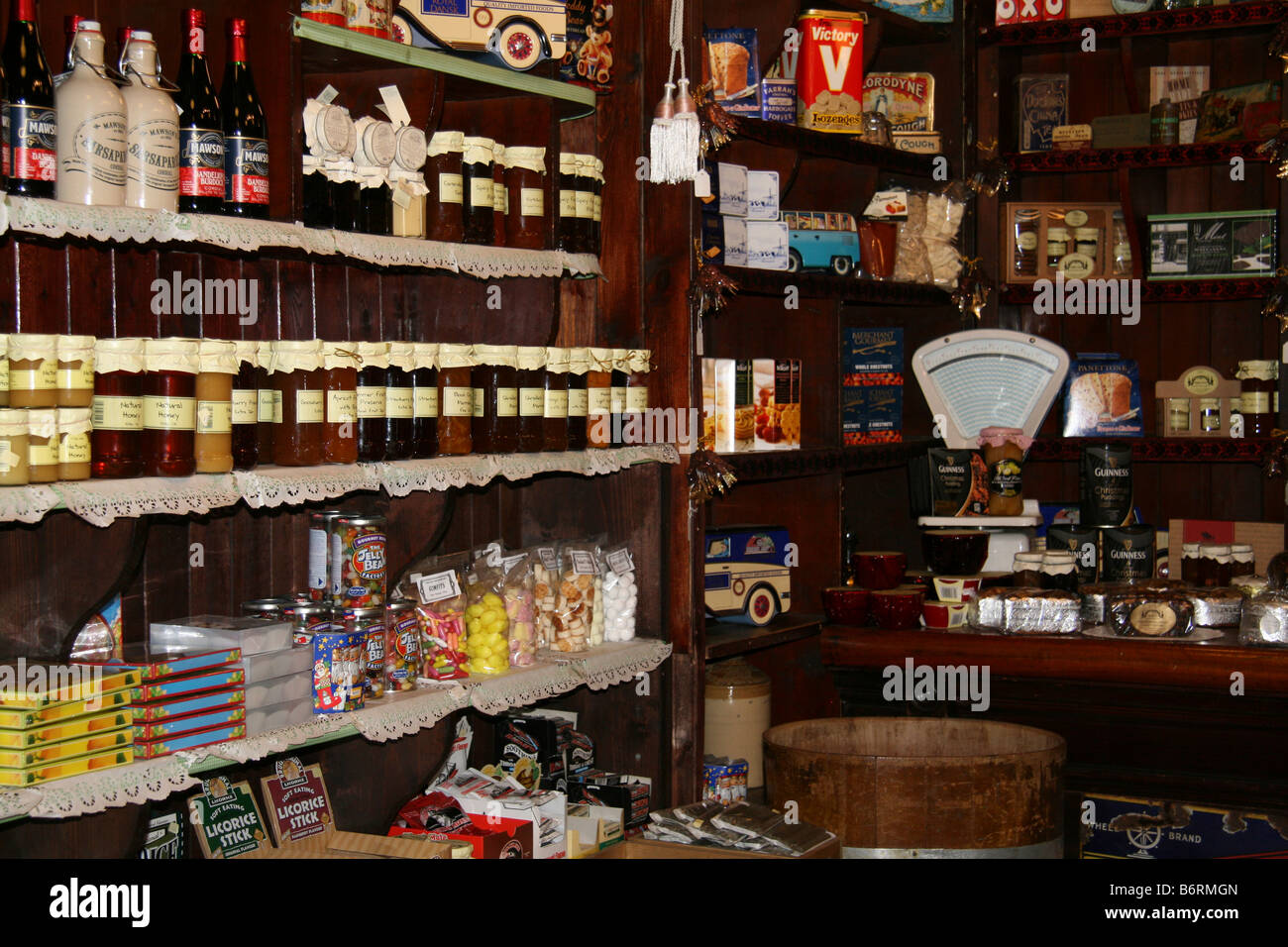 Olde worlde hi-res stock photography and images - Alamy