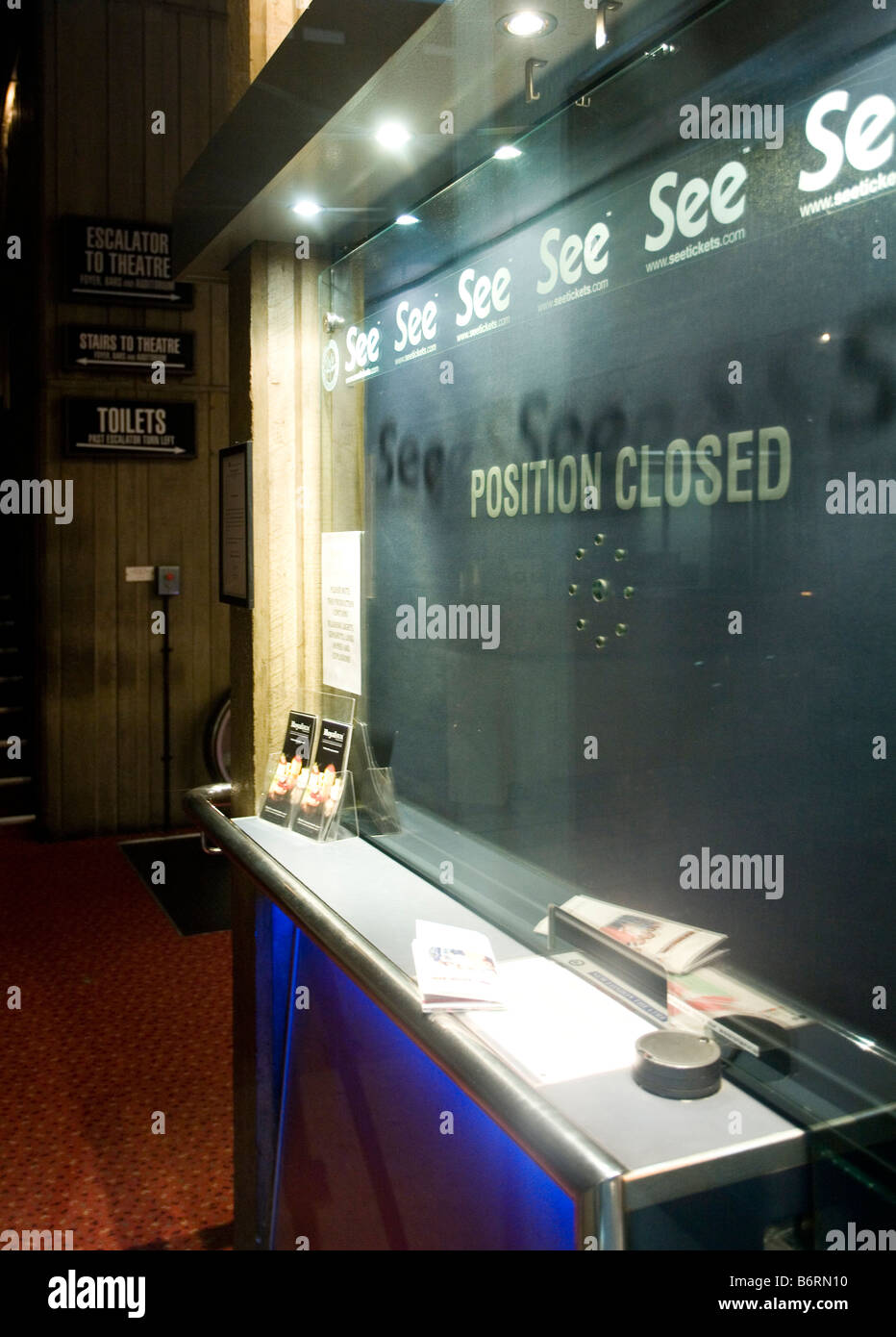 Closed ticket office hi-res stock photography and images - Alamy
