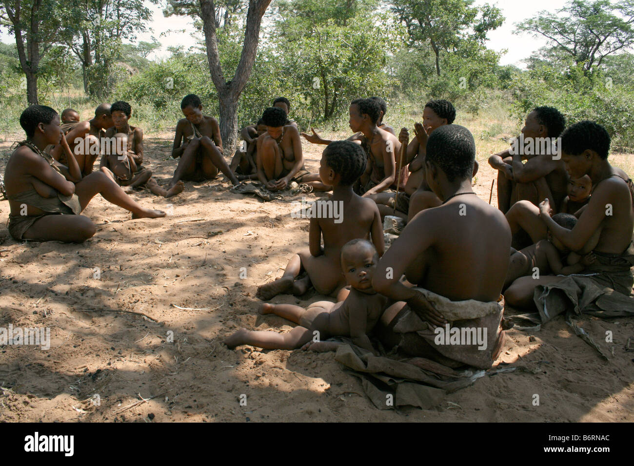 Bushmen kalahari women children hi-res stock photography and images - Alamy